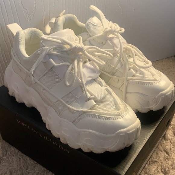 AKIRA | Shoes | All White Tennis Shoes | Poshmark